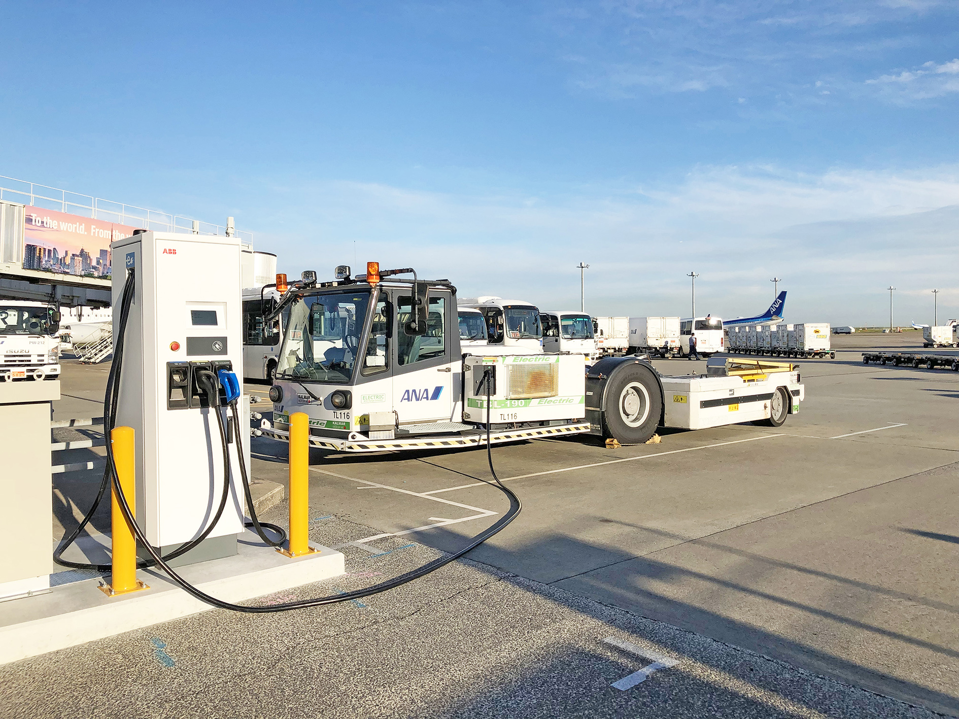EV用急速充電器を羽田空港内に設置【ABB】ANAグループの電動GSE車両向け